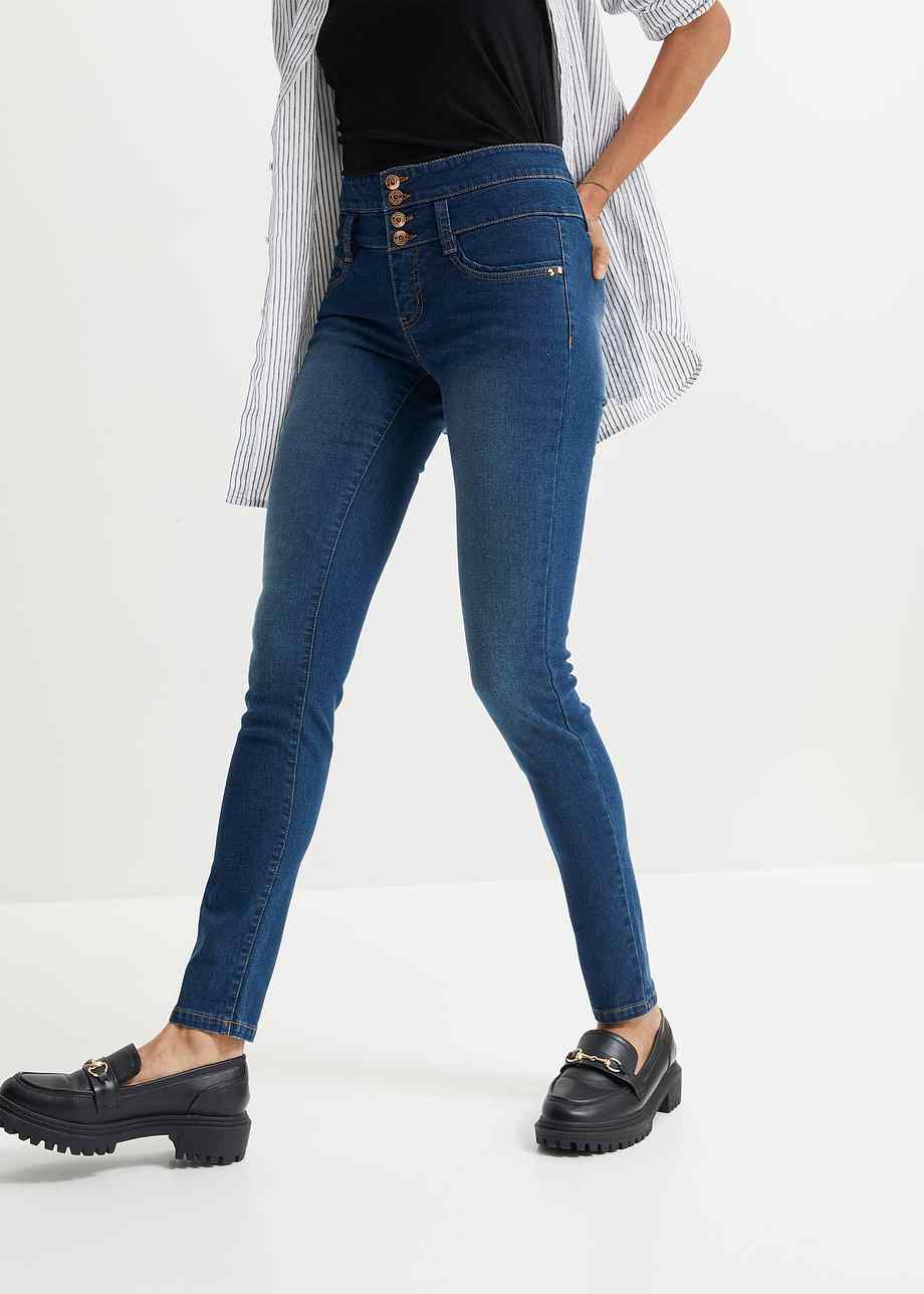 Jeans skinny molto femminili a vita alta con abbottonatura vistosa ...